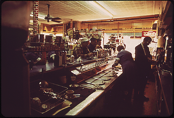 Inside Poole’s Rexall Drugstore, 1973 | Vintage Rockport